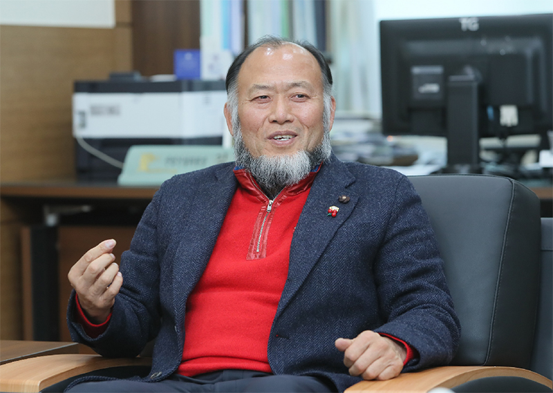 김용재 이천시의원 "농가 소득 증대·의료 지원 심혈"