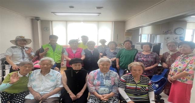 주택관리공단 평택안중2, 평택경찰서와 교통안전 홍보물품 나눔행사 진행