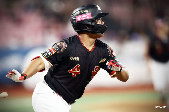 [프로야구 주간전망] 잔여 일정 시작, KT 위즈 다시 선두 추격할까… 5위 추락 SSG, NC·기아 쫓는다