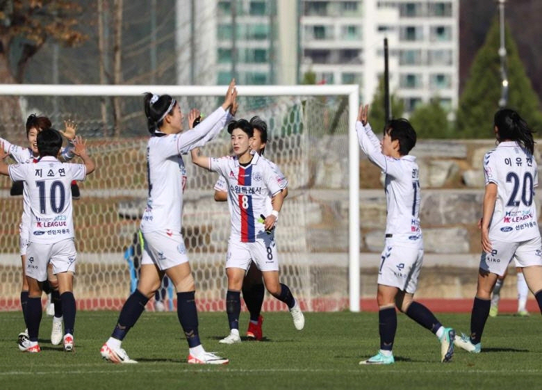 수원FC, KSPO 꺾고 4년 만에 WK리그 챔프전 진출… 현대제철과 맞대결