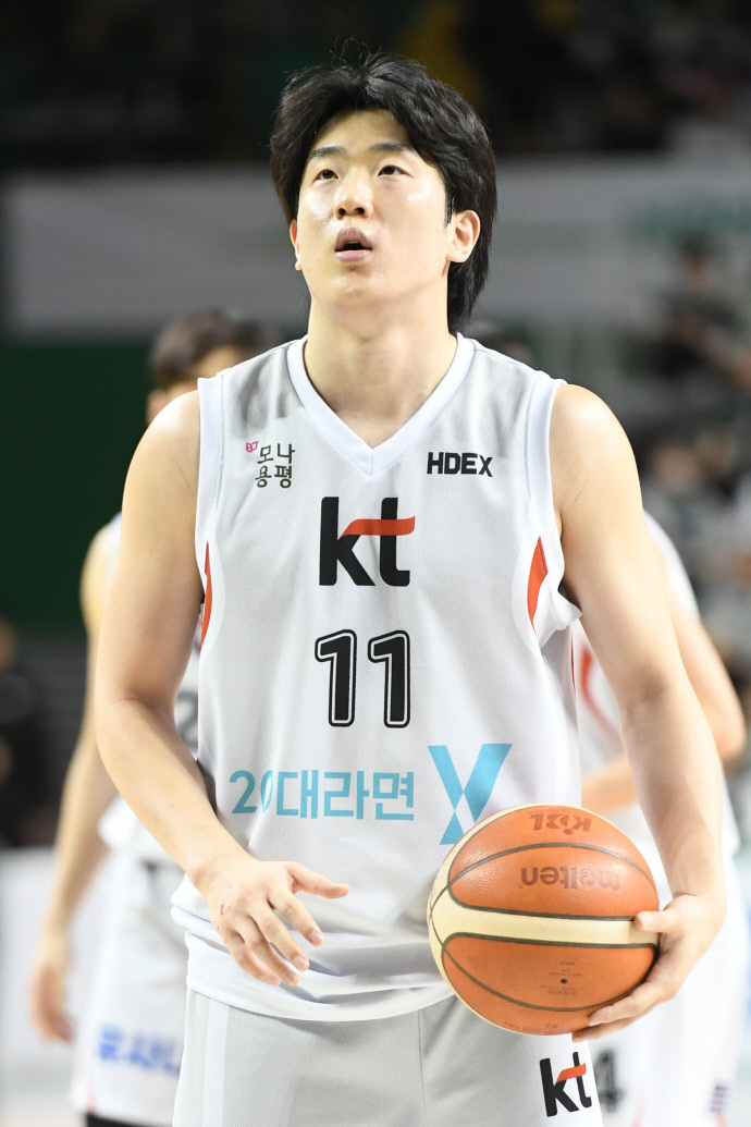 프로농구 수원 KT, 이현석과 3년 계약